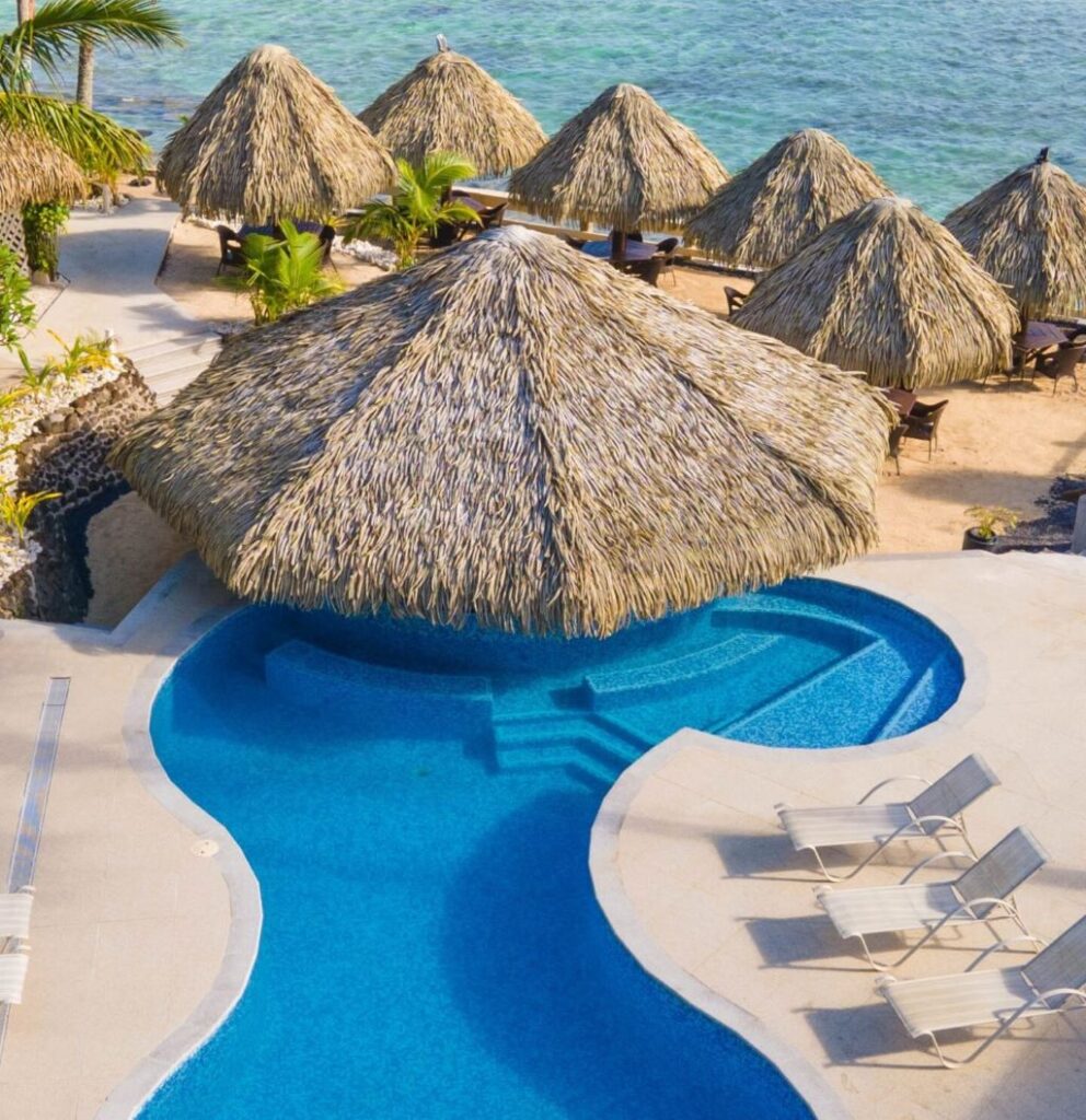 Beachfront Rarotonga Accommodation - Club Raro Resort